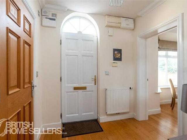 For Sale 2 Bedroom Shared Living/roommate Stratford Upon Avon Warwickshire DLS98503600