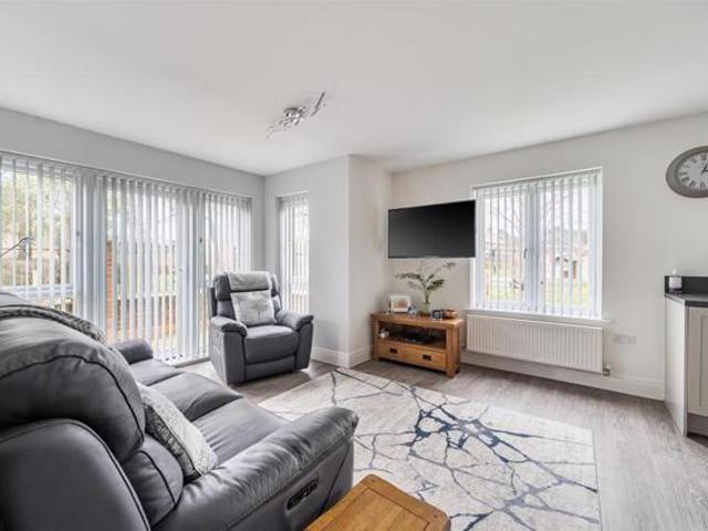 For Sale 2 Bedroom Shared Living/roommate Surrey Great London DLS100426591