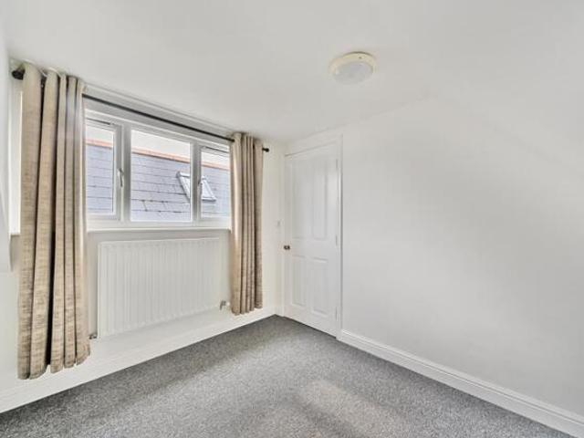 For Sale 2 Bedroom Shared Living/roommate Surrey Greater London DLS100787090