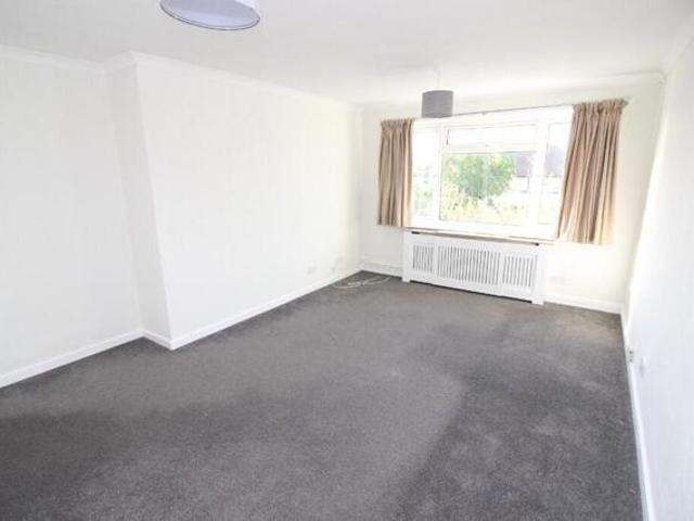 For Sale 2 Bedroom Shared Living/roommate Surrey Greater London DS98800945