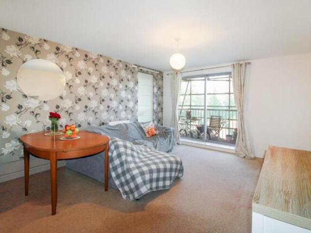 For Sale 2 Bedroom Shared Living/roommate Surrey Hampshire DLS99437192