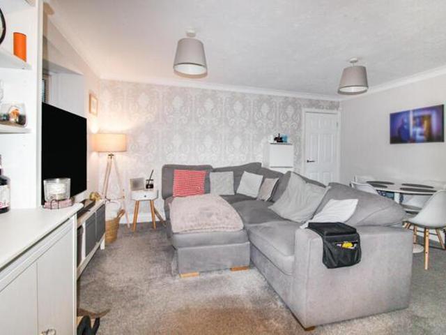 For Sale 2 Bedroom Shared Living/roommate Surrey Hampshire DS98718190