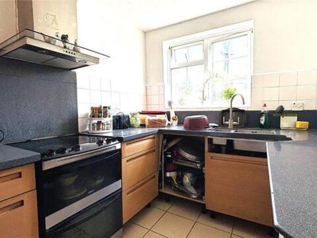 For Sale 2 Bedroom Shared Living/roommate Surrey Surrey DLS100263138