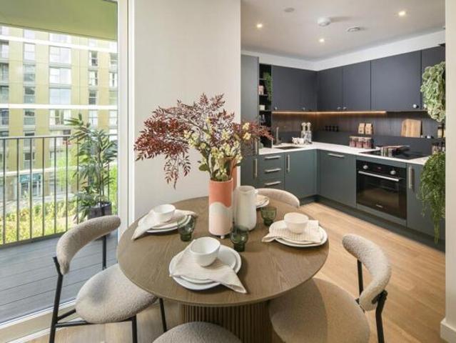 For Sale 2 Bedroom Shared Living/roommate Surrey Surrey DLS101675837