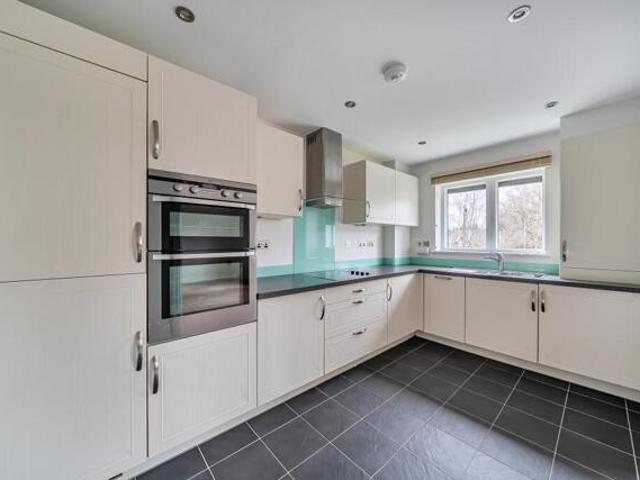 For Sale 2 Bedroom Shared Living/roommate Surrey Surrey DS100097061