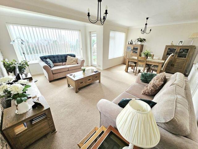 For Sale 2 Bedroom Shared Living/roommate Sutton Coldfield Birmingham DS101277971