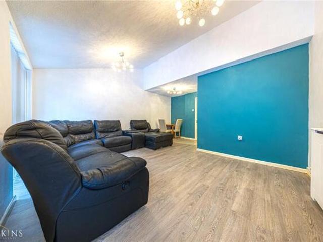 For Sale 2 Bedroom Shared Living/roommate Sutton Coldfield Birmingham DS99688288