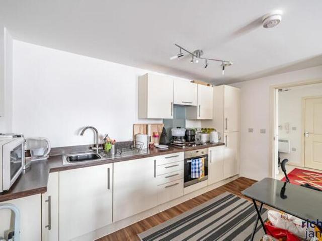 For Sale 2 Bedroom Shared Living/roommate Swindon Swindon DLS98834494