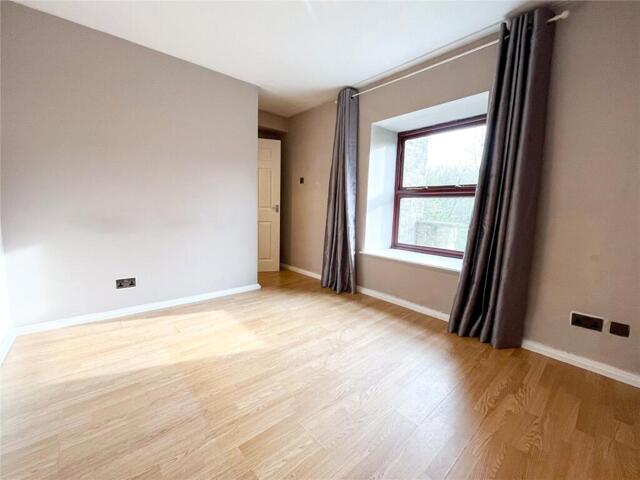 For Sale 2 Bedroom Shared Living/roommate Saddleworth Tameside DLS101199882