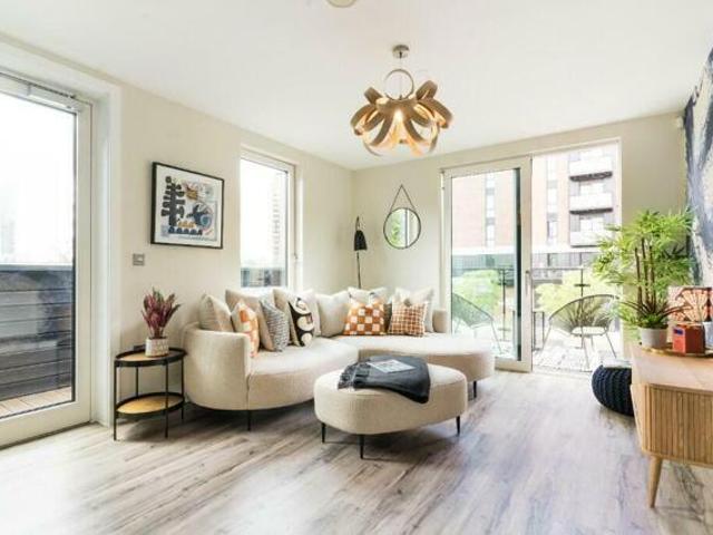 For Sale 2 Bedroom Shared Living/roommate Salford Salford DLS98386933
