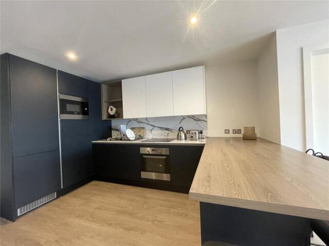 For Sale 2 Bedroom Shared Living/roommate Salford Salford DLS98834606