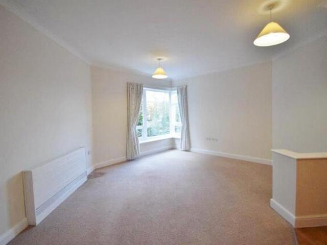 For Sale 2 Bedroom Shared Living/roommate Slough Slough DLS100096878