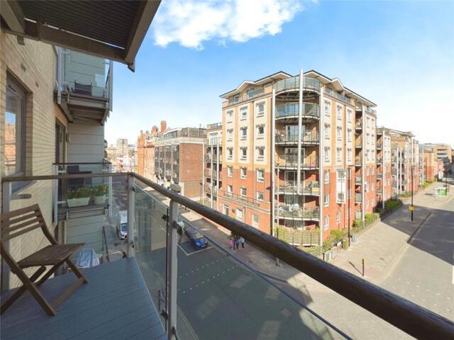 For Sale 2 Bedroom Shared Living/roommate Southampton Hampshire DS100023921