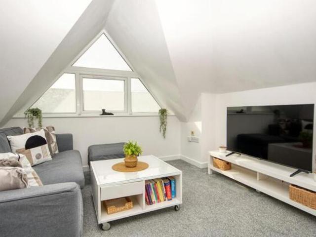 For Sale 2 Bedroom Shared Living/roommate Southampton Southampton DLS102023810