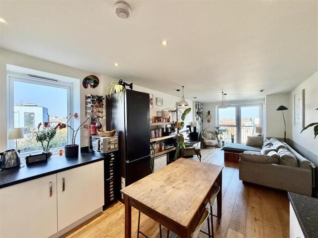 For Sale 2 Bedroom Shared Living/roommate Southall Greater London DS100263307