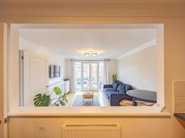 For Sale 2 Bedroom Shared Living/roommate Southend On Sea Essex DLS100614818