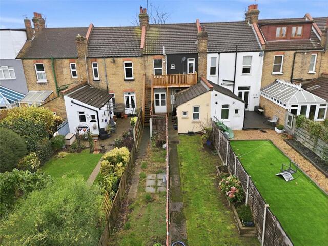 For Sale 2 Bedroom Shared Living/roommate Southend On Sea Southend on Sea DS99571984
