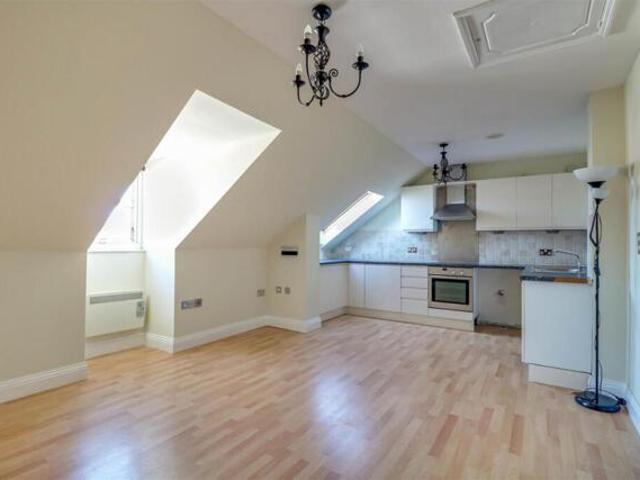 For Sale 2 Bedroom Shared Living/roommate Southend Southend on Sea DLS99054786
