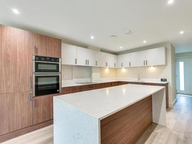 For Sale 2 Bedroom Shared Living/roommate Southend Southend on Sea DLS100540738