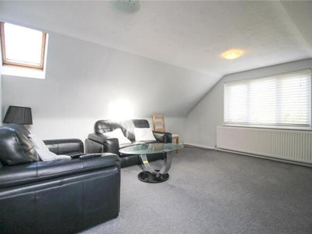 For Sale 2 Bedroom Shared Living/roommate Southend Southend on Sea DS100648665