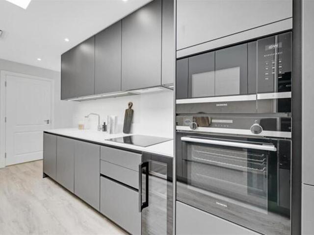 For Sale 2 Bedroom Shared Living/roommate Twickenham Greater London DLS100366501