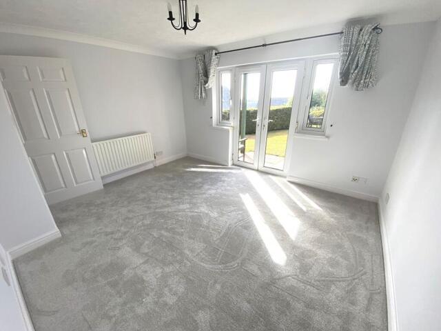 For Sale 2 Bedroom Shared Living/roommate Teignmouth Devon DLS99523401