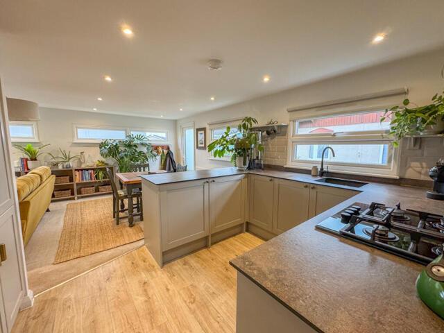 For Sale 2 Bedroom Shared Living/roommate The Dome Village The Dome Village DS101677151