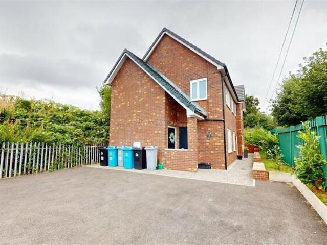 For Sale 2 Bedroom Shared Living/roommate Trafford Trafford DS101676449