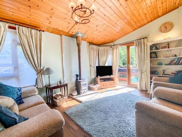 For Sale 2 Bedroom Shared Living/roommate Wye Kent DS98434466