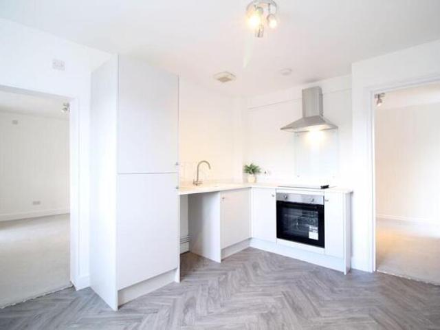 For Sale 2 Bedroom Shared Living/roommate Wye Rhondda Cynon Taff DLS98930024