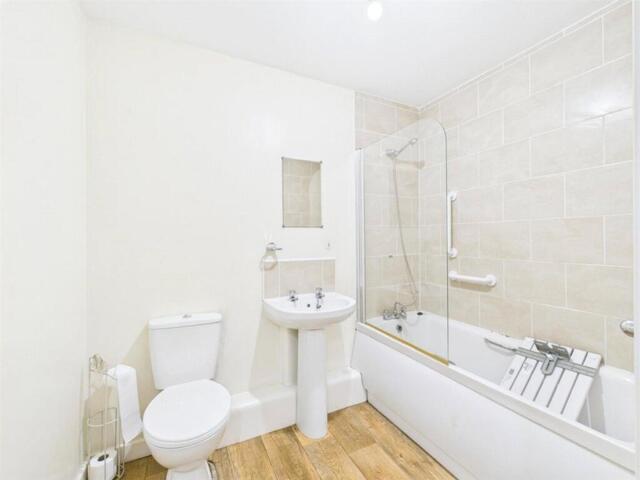 For Sale 2 Bedroom Shared Living/roommate Wakefield Wakefield DLS101059711