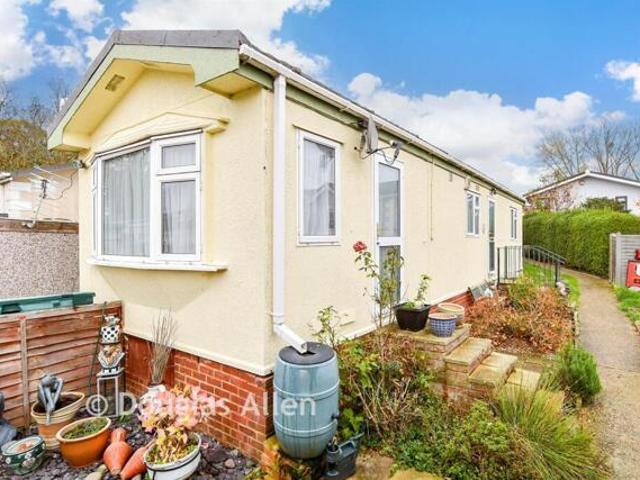 For Sale 2 Bedroom Shared Living/roommate Waltham Abbey Essex DS99277864