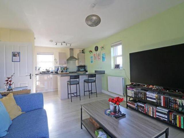 For Sale 2 Bedroom Shared Living/roommate Waterlooville Hampshire DS101675413
