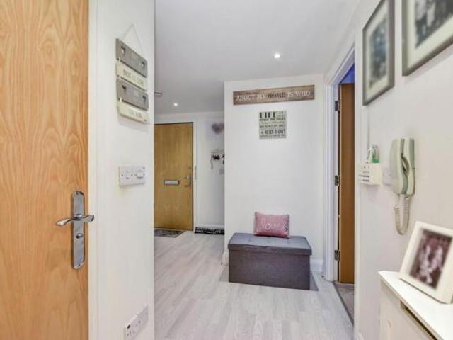 For Sale 2 Bedroom Shared Living/roommate Watford Hertfordshire DLS101743341