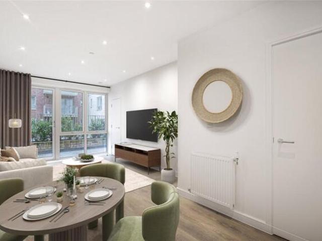 For Sale 2 Bedroom Shared Living/roommate Watford Hertfordshire DS99162005
