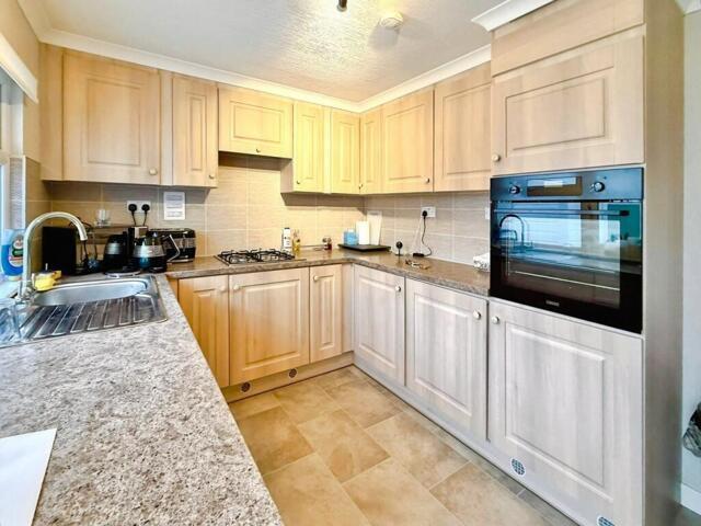 For Sale 2 Bedroom Shared Living/roommate West Drayton Greater London DS98864380