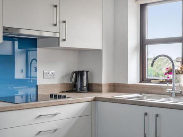 For Sale 2 Bedroom Shared Living/roommate West Sussex West Sussex DS101351882
