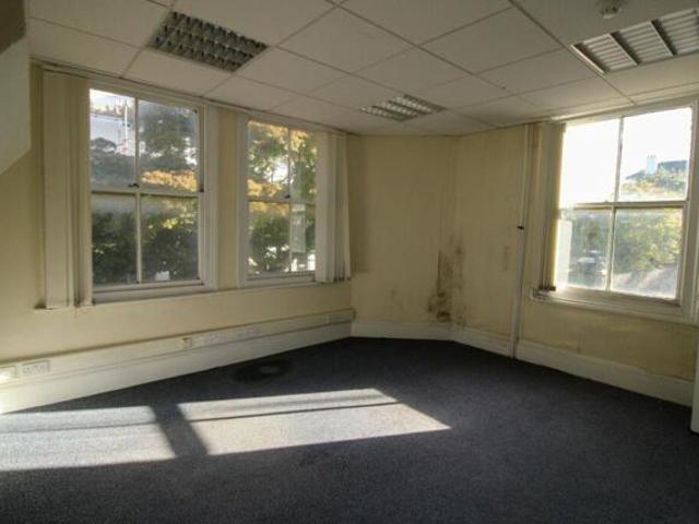 For Sale 2 Bedroom Shared Living/roommate West Sussex West Sussex DS101678877