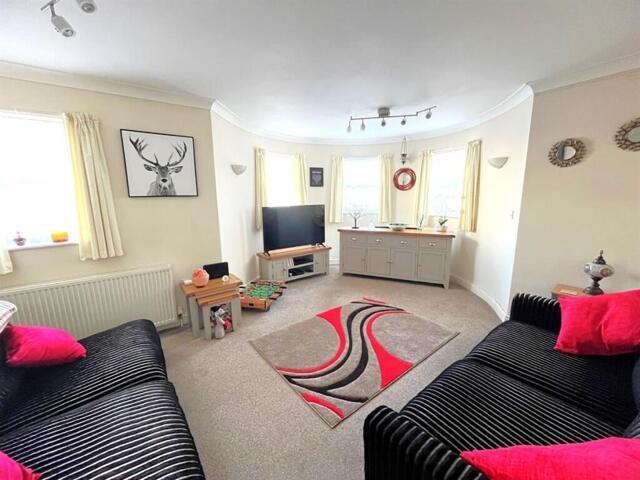 For Sale 2 Bedroom Shared Living/roommate Weymouth Dorset DLS100649068