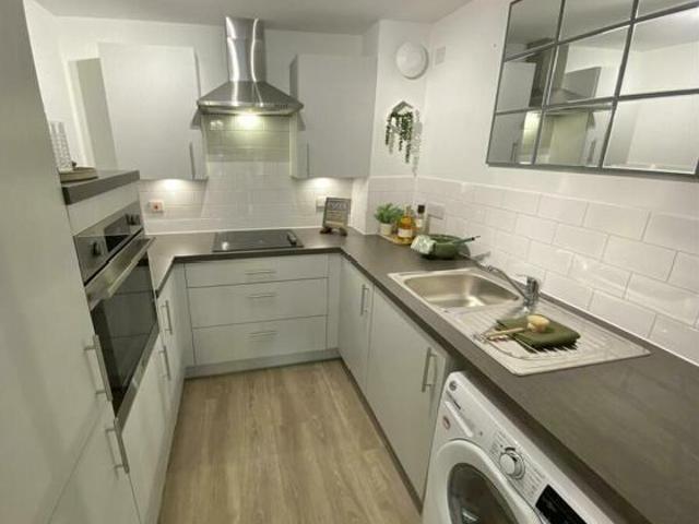 For Sale 2 Bedroom Shared Living/roommate Wilmslow Cheshire East DS99571804