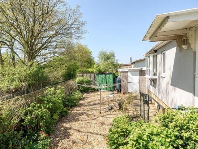 For Sale 2 Bedroom Shared Living/roommate Wiltshire Wiltshire DS102023832