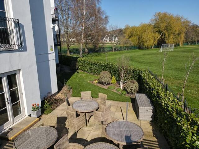 For Sale 2 Bedroom Shared Living/roommate Wimborne Minster Dorset DLS99840069