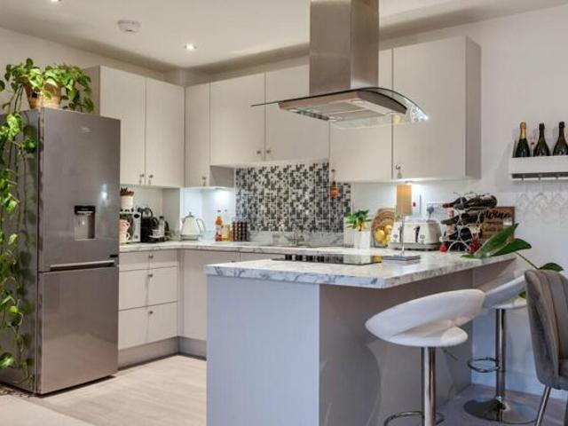 For Sale 2 Bedroom Shared Living/roommate Winchester Hampshire DLS100917757