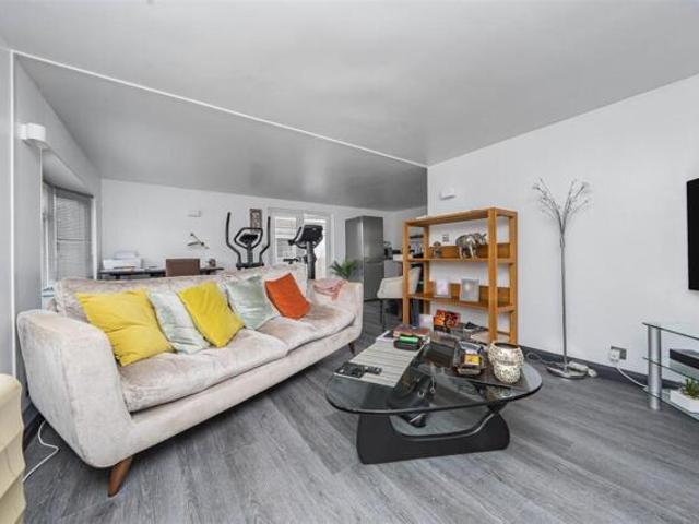 For Sale 2 Bedroom Shared Living/roommate Winkfield Berkshire DS100503264