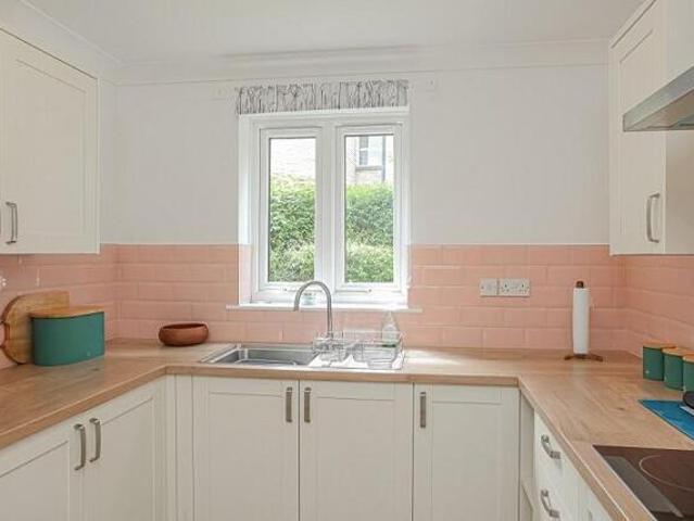 For Sale 2 Bedroom Shared Living/roommate Witney Oxfordshire DS98834500