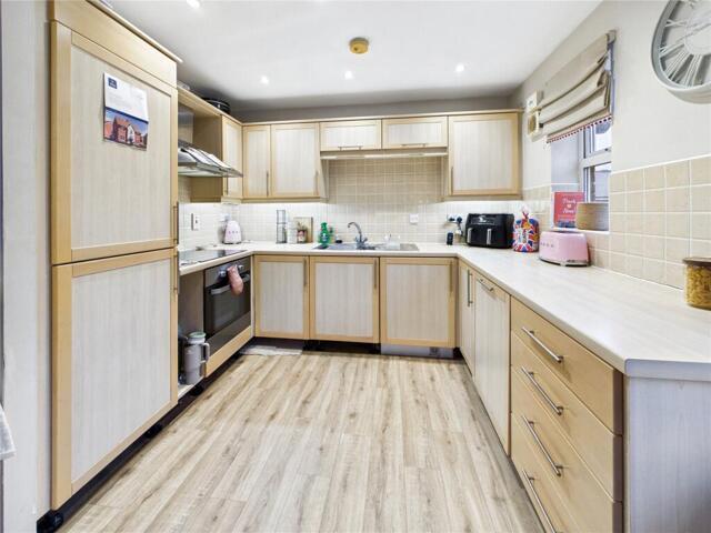 For Sale 2 Bedroom Shared Living/roommate Witham Essex DLS99437302
