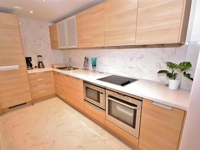For Sale 2 Bedroom Shared Living/roommate Woking Surrey DS100132615