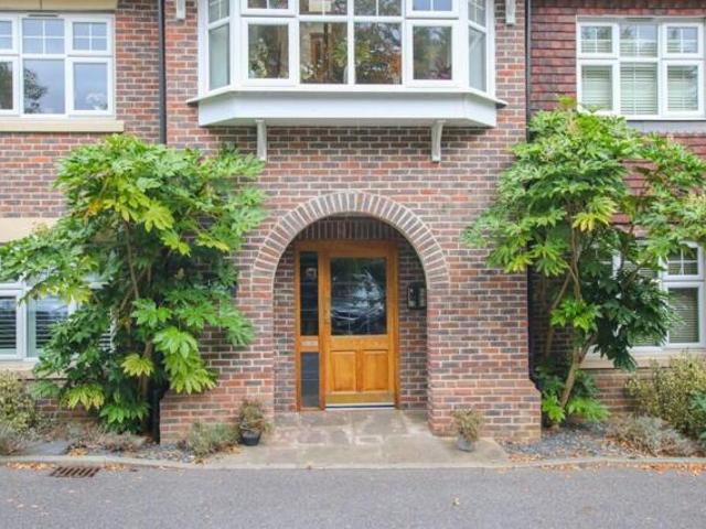 For Sale 2 Bedroom Shared Living/roommate Wokingham Wokingham DLS100786868