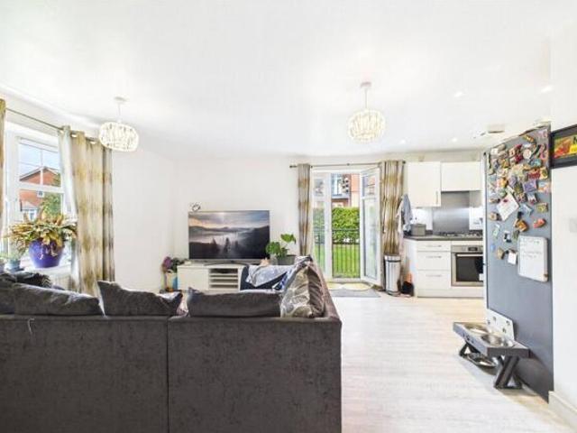For Sale 2 Bedroom Shared Living/roommate Wokingham Wokingham DLS98386887