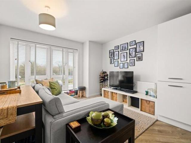 For Sale 2 Bedroom Shared Living/roommate Wokingham Wokingham DLS99641733